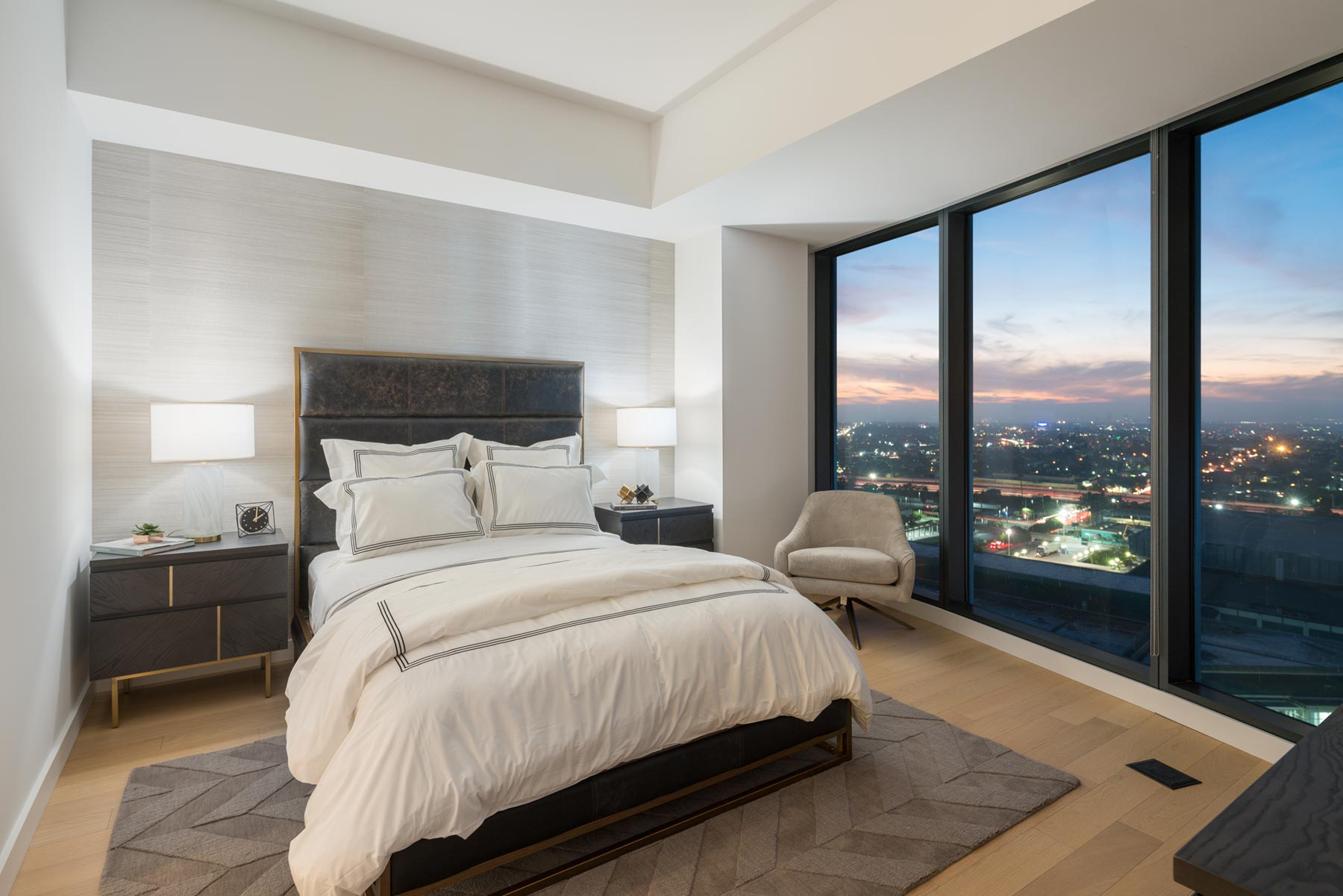 Luxury Apartments in DTLA | Circa LA | Explore Our Gallery